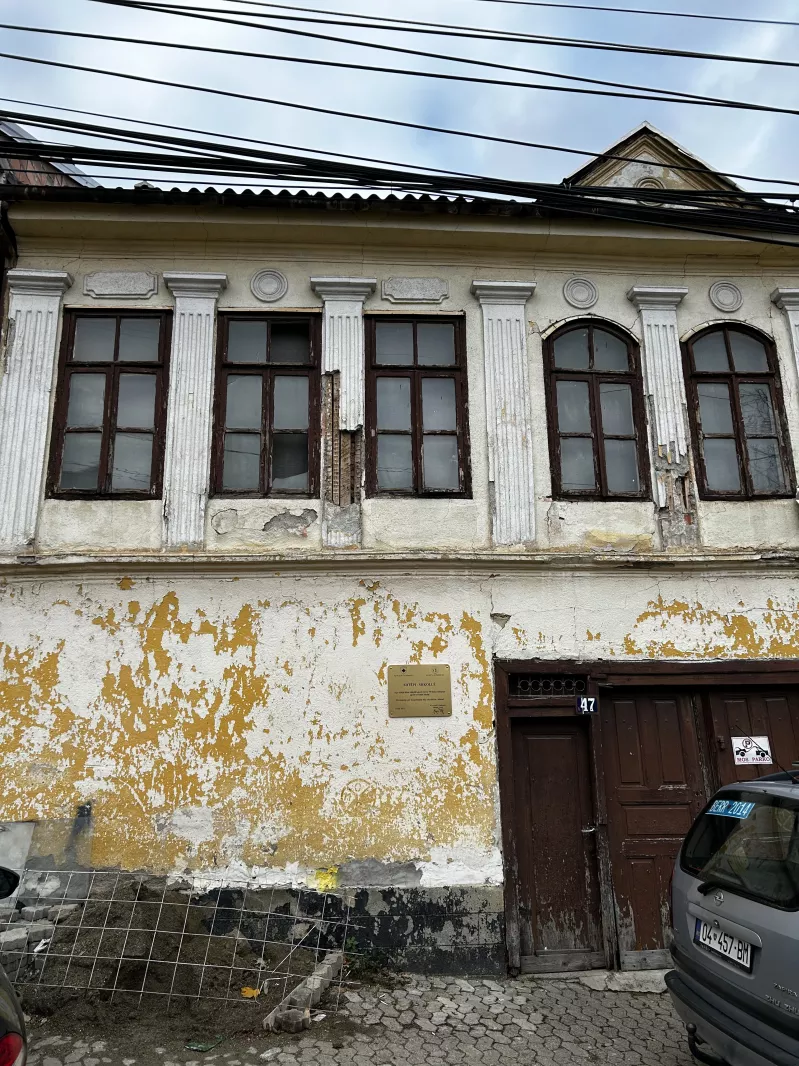 Tarik Hoda - Shkolla e mesme teknike "11 Marsi"